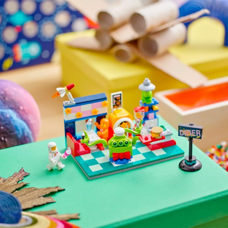 Alien Space Diner - LEGO® Exclusive 40687 - Super Briques