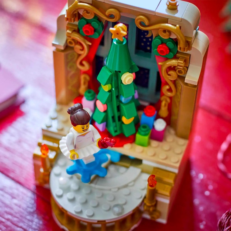 La ballerine de Casse-Noisette - LEGO® Exclusif 40701 - Super Briques